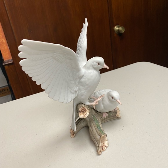 Homco | Accents | Homco Masterpiece Vintage Porcelain Doves Figurine ...